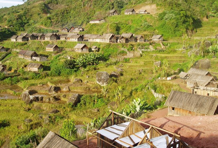 Le Pays Zafimaniry - Akomba Madagascar Aventure